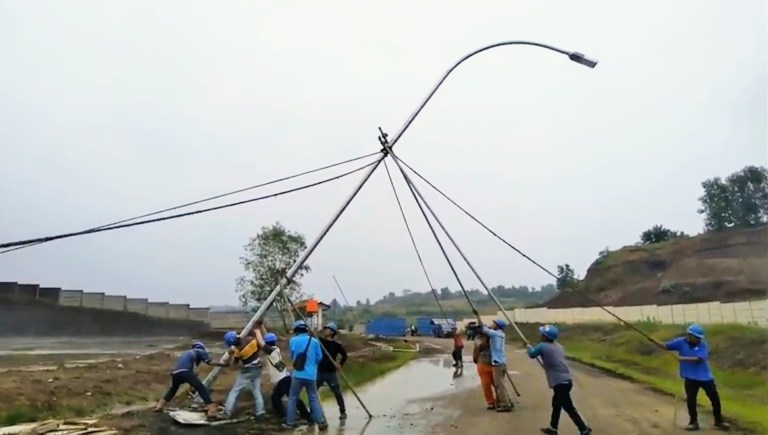 Tiang Lampu PJU Bulat 6 – 13 Meter | Tiang Lampu PJU 7 dan 9 Meter ...