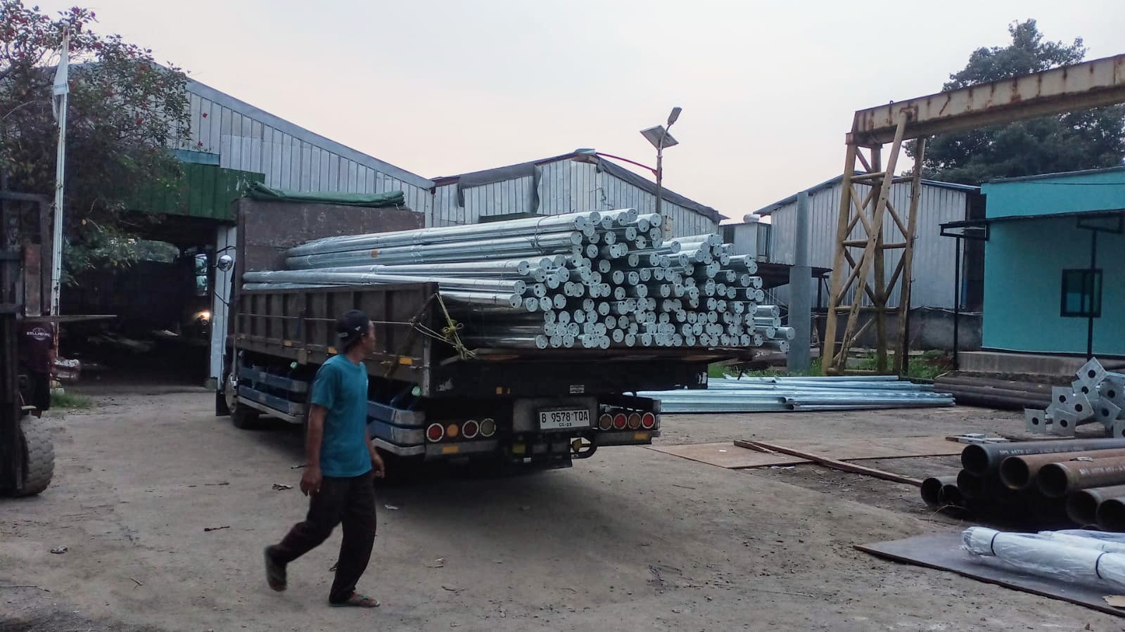 Tiang Listrik PLN Baja | Tiang Telkom | Tiang FO | Tiang PJU, Tiang ...